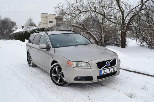 Yellow Volvo V70 2013 in Riga, with an engine capacity of 2.00 L and mileage of 263 thousand km for 6550 €, photo 1 on AUTOMOTO.COM.LV