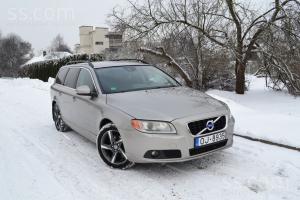 Dzeltens Volvo V70 2013 Rīga, ar dzinēja tilpumu 2.00 L un nobraukumu 263 tūkst. km par 6550 €, foto  vietnē AUTOMOTO.COM.LV