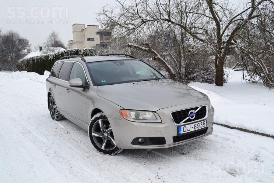 Dzeltens Volvo V70 2013 Rīga, ar dzinēja tilpumu 2.00 L un nobraukumu 263 tūkst. km par 6550 €, foto 1 vietnē AUTOMOTO.COM.LV