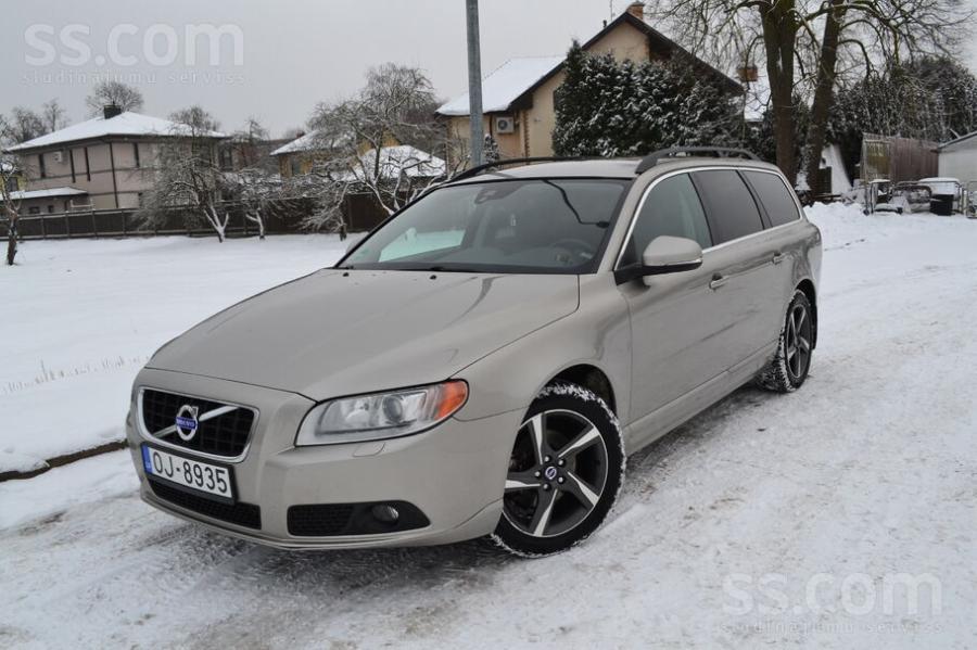 Dzeltens Volvo V70 2013 Rīga, ar dzinēja tilpumu 2.00 L un nobraukumu 263 tūkst. km par 6550 €, foto 3 vietnē AUTOMOTO.COM.LV