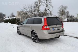 Dzeltens Volvo V70 2013 Rīga, ar dzinēja tilpumu 2.00 L un nobraukumu 263 tūkst. km par 6550 €, foto 4 vietnē AUTOMOTO.COM.LV