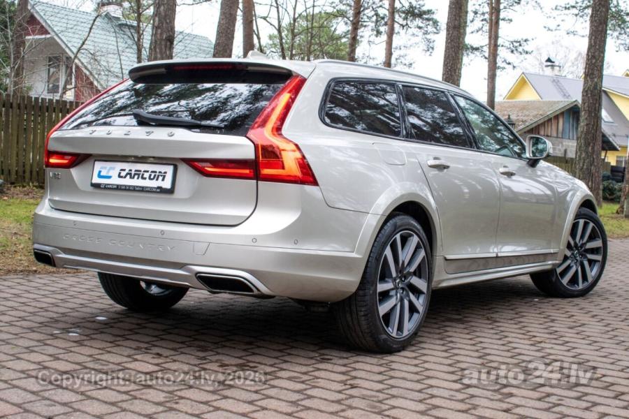 Smilšu krāsa Volvo V90 2017 Tallina, ar dzinēja tilpumu 2.00 L un nobraukumu 168 tūkst. km par 29990 €, foto 3 vietnē AUTOMOTO.COM.LV