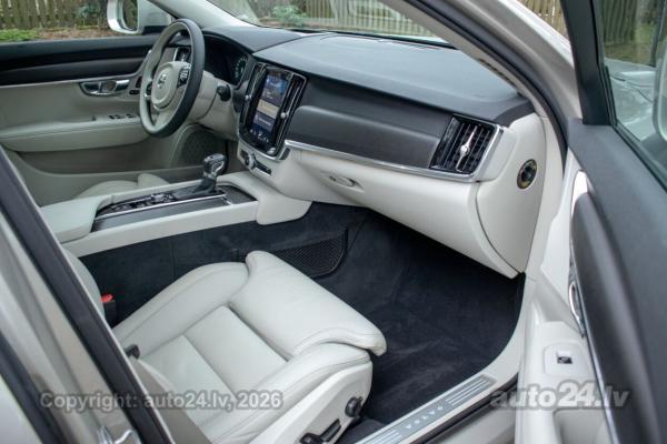 Smilšu krāsa Volvo V90 2017 Tallina, ar dzinēja tilpumu 2.00 L un nobraukumu 168 tūkst. km par 29990 €, foto 9 vietnē AUTOMOTO.COM.LV
