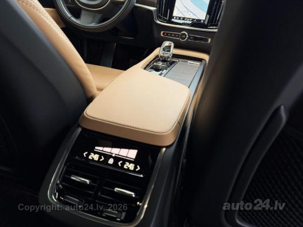 Beige Volvo V90 2021 in Parnu, with an engine capacity of 2.00 L and mileage of 144 thousand km for 32990 €, photo 7 on AUTOMOTO.COM.LV