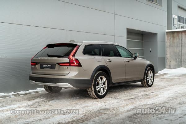 Smilšu krāsa Volvo V90 2021 Tartu, ar dzinēja tilpumu 2.00 L un nobraukumu 128 tūkst. km par 32900 €, foto 2 vietnē AUTOMOTO.COM.LV
