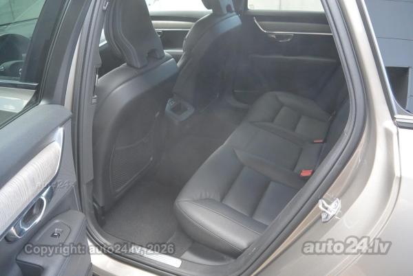 Smilšu krāsa Volvo V90 2021 Tartu, ar dzinēja tilpumu 2.00 L un nobraukumu 113 tūkst. km par 33900 €, foto 10 vietnē AUTOMOTO.COM.LV