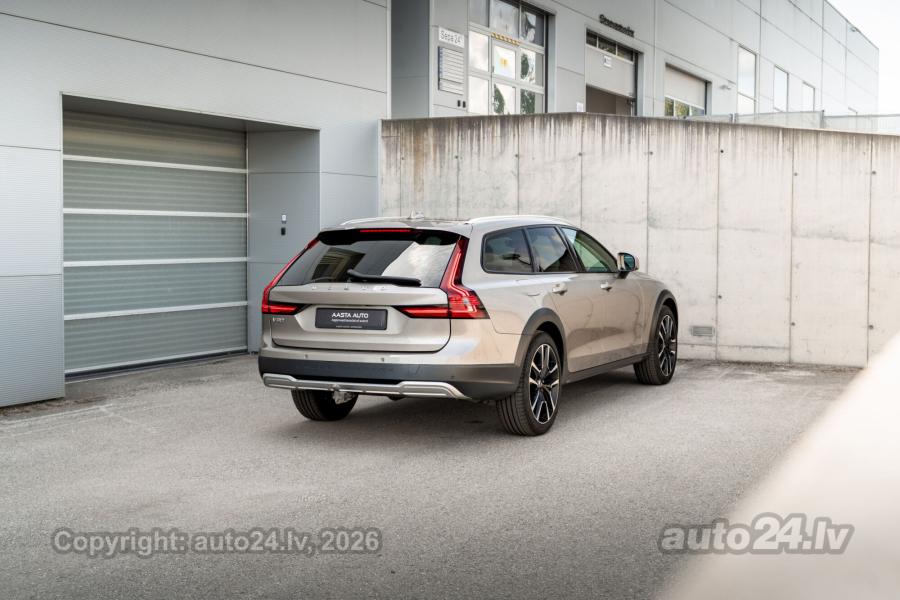 Beige Volvo V90 2021 in Tartu, with an engine capacity of 2.00 L and mileage of 113 thousand km for 33900 €, photo 11 on AUTOMOTO.COM.LV