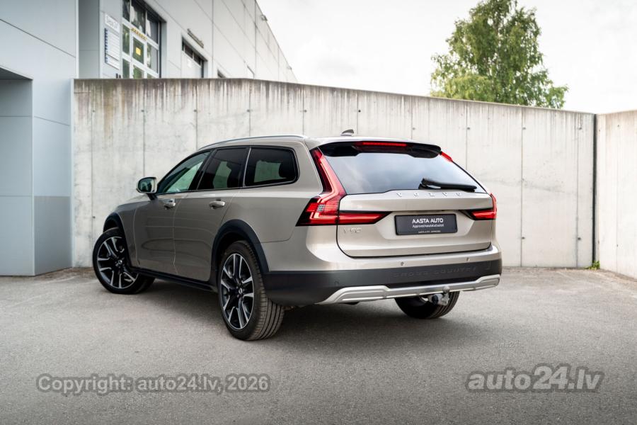 Beige Volvo V90 2021 in Tartu, with an engine capacity of 2.00 L and mileage of 113 thousand km for 33900 €, photo 15 on AUTOMOTO.COM.LV