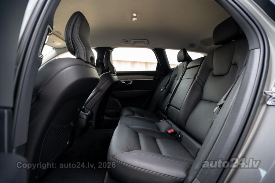 Beige Volvo V90 2021 in Tartu, with an engine capacity of 2.00 L and mileage of 113 thousand km for 33900 €, photo 16 on AUTOMOTO.COM.LV