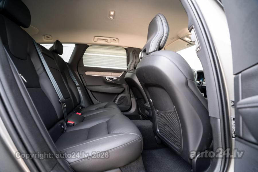 Beige Volvo V90 2021 in Tartu, with an engine capacity of 2.00 L and mileage of 113 thousand km for 33900 €, photo 17 on AUTOMOTO.COM.LV