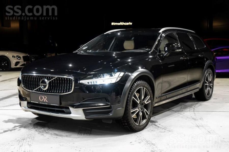 Black Volvo V90 2017 in Riga, with an engine capacity of 2.00 L and mileage of 239 thousand km for 20500 €, photo 1 on AUTOMOTO.COM.LV