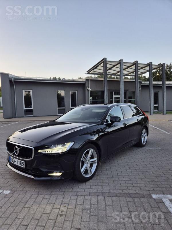 Black Volvo V90 2017 in Riga, with an engine capacity of 2.00 L and mileage of 273 thousand km for 14200 €, photo 1 on AUTOMOTO.COM.LV
