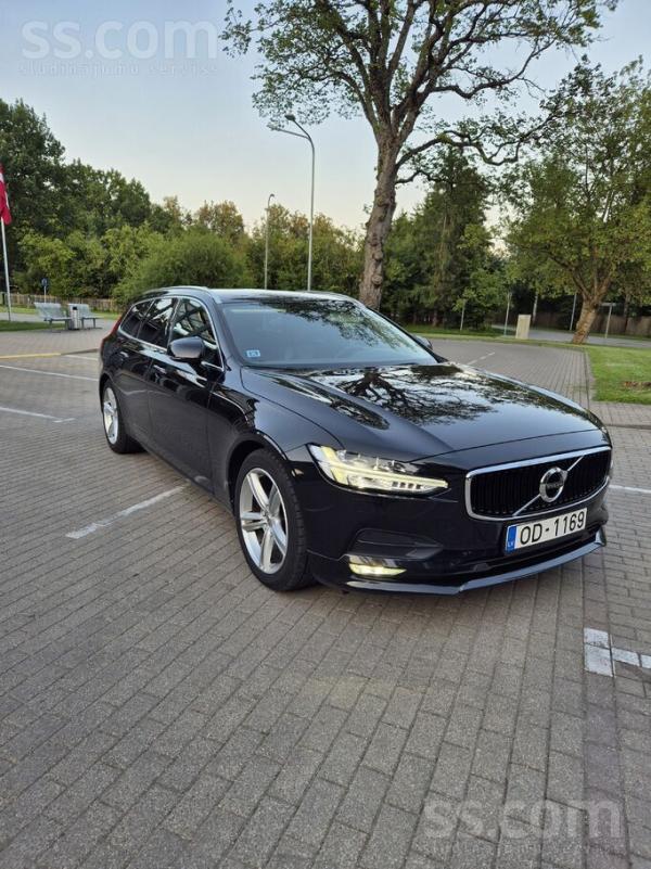 Black Volvo V90 2017 in Riga, with an engine capacity of 2.00 L and mileage of 273 thousand km for 14200 €, photo 2 on AUTOMOTO.COM.LV