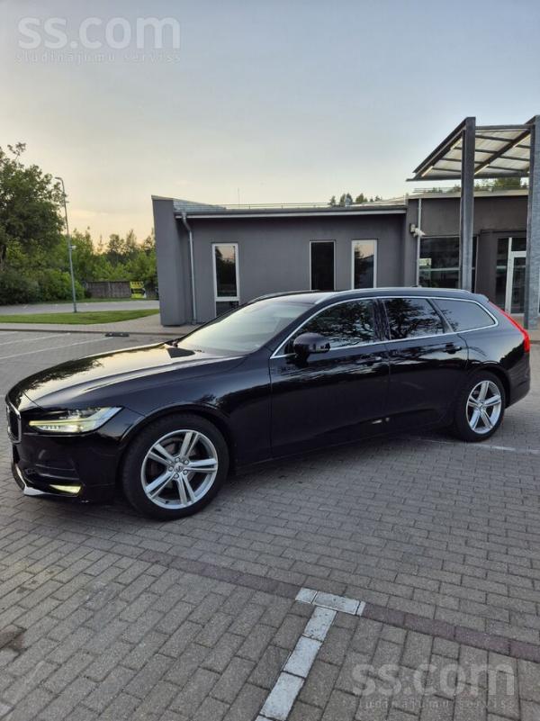 Black Volvo V90 2017 in Riga, with an engine capacity of 2.00 L and mileage of 273 thousand km for 14200 €, photo 5 on AUTOMOTO.COM.LV