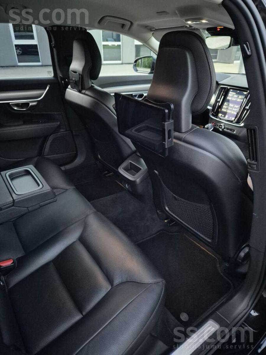 Melns Volvo V90 2017 Rīga, ar dzinēja tilpumu 2.00 L un nobraukumu 273 tūkst. km par 14200 €, foto 14 vietnē AUTOMOTO.COM.LV