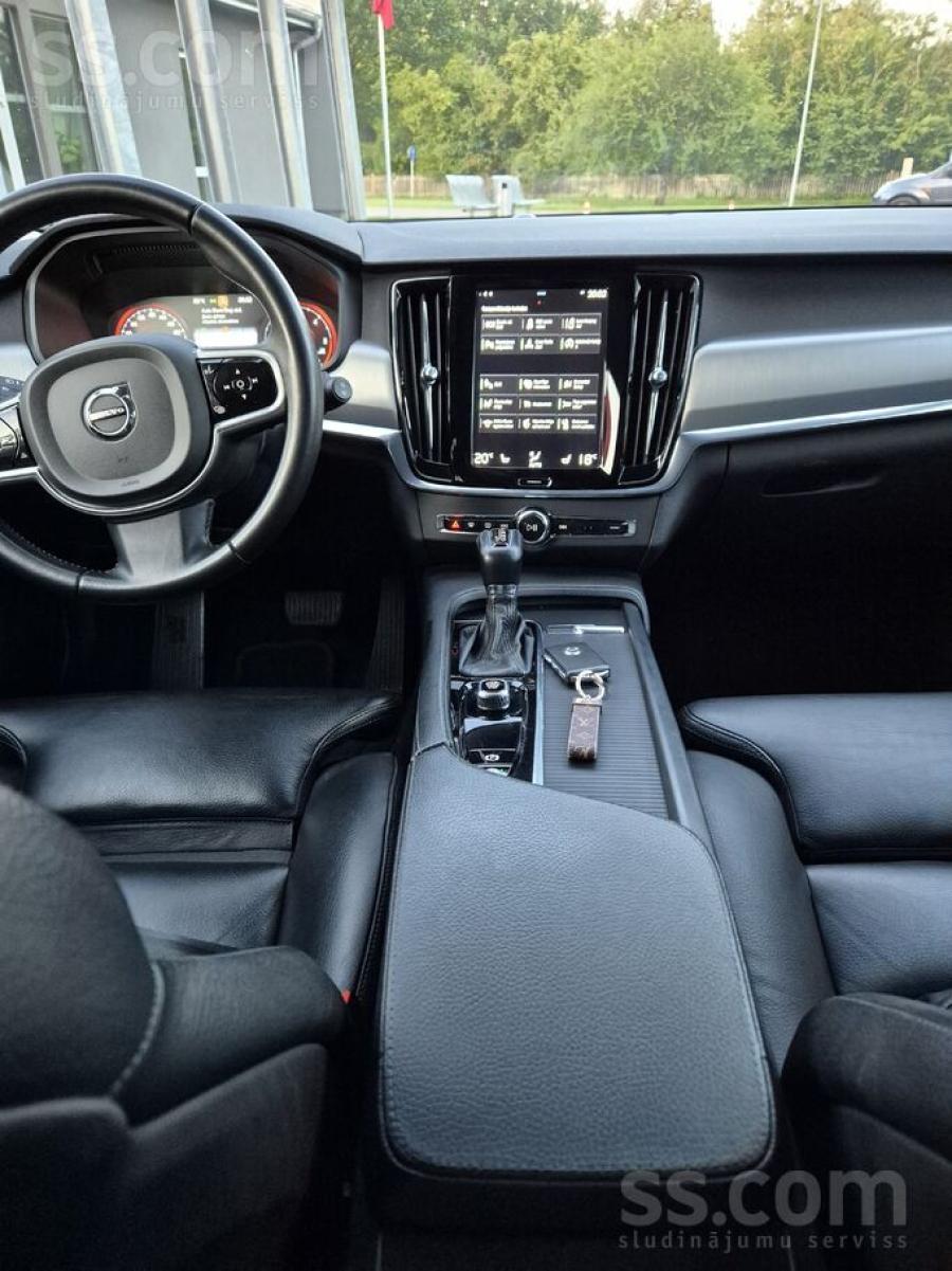 Melns Volvo V90 2017 Rīga, ar dzinēja tilpumu 2.00 L un nobraukumu 273 tūkst. km par 14200 €, foto 16 vietnē AUTOMOTO.COM.LV
