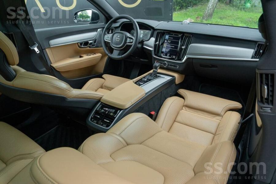 Black Volvo V90 2016 in Tukums, with an engine capacity of 2.00 L and mileage of 273 thousand km for 15990 €, photo 5 on AUTOMOTO.COM.LV