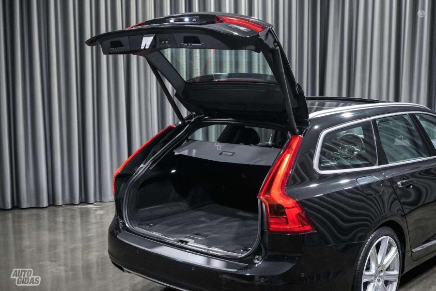 Melns Volvo V90 2016 Marijampole, ar dzinēja tilpumu 2.00 L un nobraukumu 239 tūkst. km par 15950 €, foto 12 vietnē AUTOMOTO.COM.LV