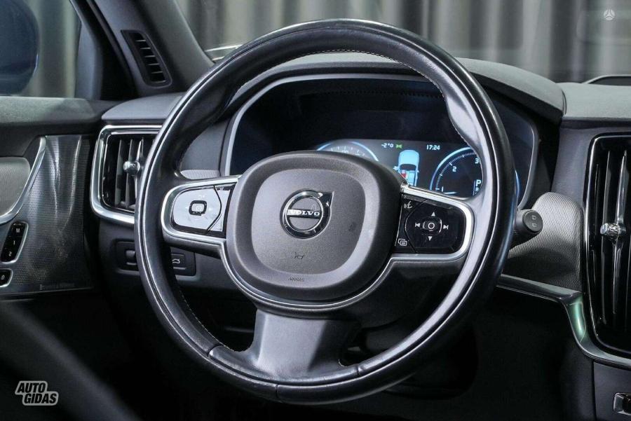 Melns Volvo V90 2016 Marijampole, ar dzinēja tilpumu 2.00 L un nobraukumu 239 tūkst. km par 15950 €, foto 19 vietnē AUTOMOTO.COM.LV