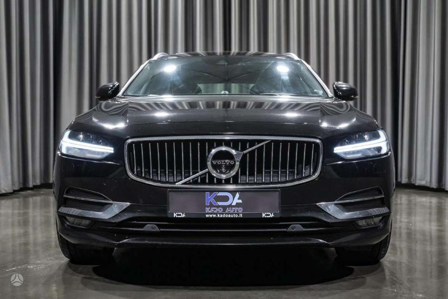 Black Volvo V90 2016 in Marijampole, with an engine capacity of 1.97 L and mileage of 239 thousand km for 15950 €, photo 3 on AUTOMOTO.COM.LV