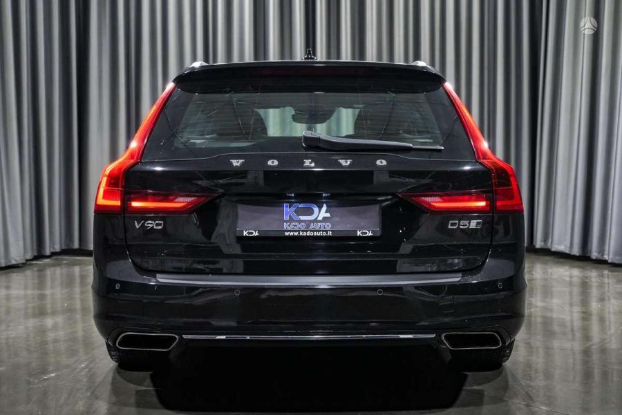 Black Volvo V90 2016 in Marijampole, with an engine capacity of 1.97 L and mileage of 239 thousand km for 15950 €, photo 9 on AUTOMOTO.COM.LV