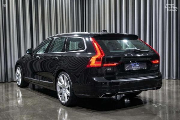 Black Volvo V90 2016 in Marijampole, with an engine capacity of 2.00 L and mileage of 239 thousand km for 15450 €, photo 8 on AUTOMOTO.COM.LV