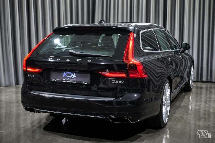 Melns Volvo V90 2016 Marijampole, ar dzinēja tilpumu 2.00 L un nobraukumu 239 tūkst. km par 15450 €, foto 12 vietnē AUTOMOTO.COM.LV