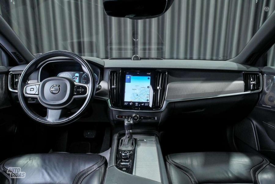 Melns Volvo V90 2016 Marijampole, ar dzinēja tilpumu 2.00 L un nobraukumu 239 tūkst. km par 15450 €, foto 13 vietnē AUTOMOTO.COM.LV