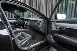Melns Volvo V90 2016 Marijampole, ar dzinēja tilpumu 2.00 L un nobraukumu 239 tūkst. km par 15450 €, foto 32 vietnē AUTOMOTO.COM.LV