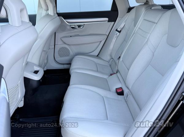 Black Volvo V90 2016 in Tallinn, with an engine capacity of 2.00 L and mileage of 206 thousand km for 16500 €, photo 10 on AUTOMOTO.COM.LV