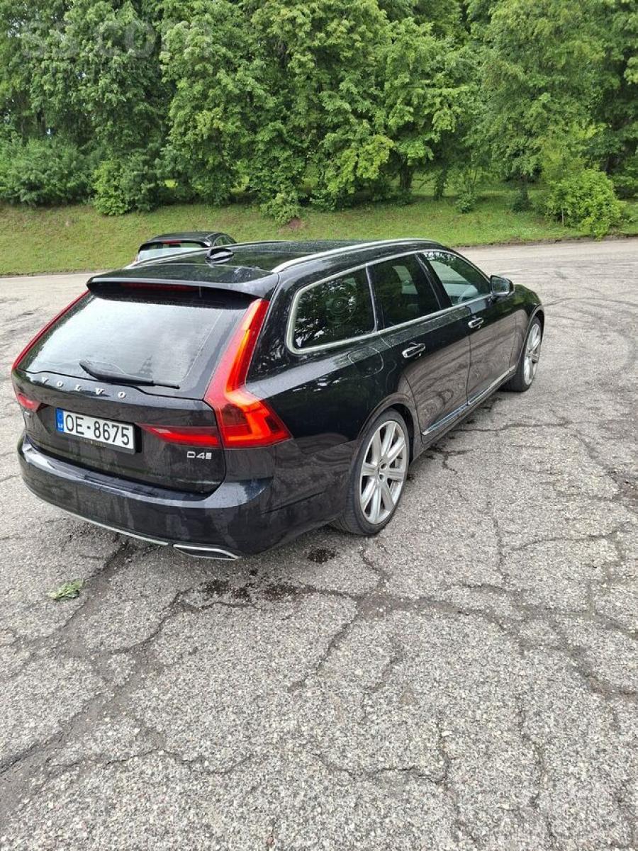 Melns Volvo V90 2016 Talsi, ar dzinēja tilpumu 2.00 L un nobraukumu 287 tūkst. km par 15000 €, foto 4 vietnē AUTOMOTO.COM.LV