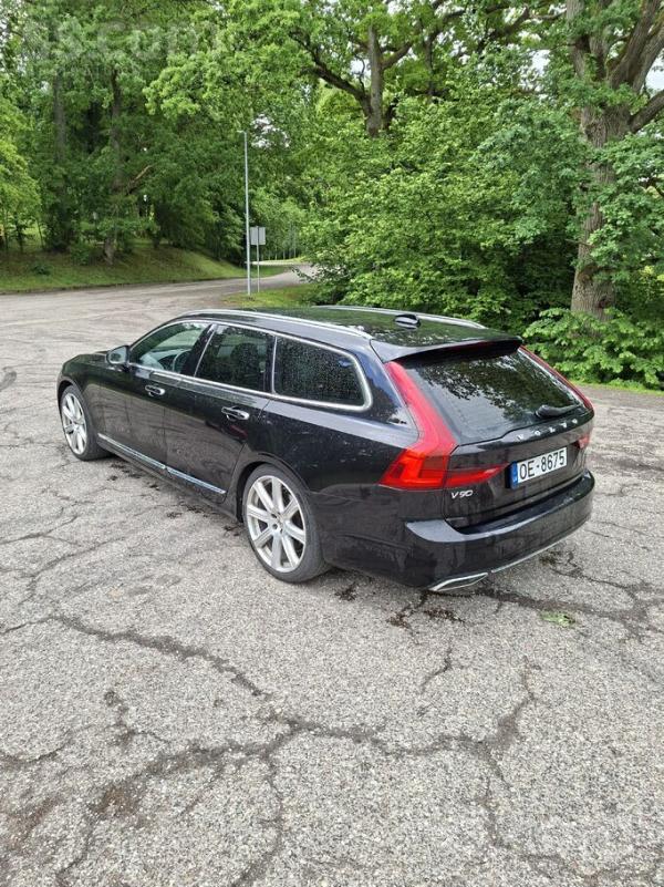 Melns Volvo V90 2016 Talsi, ar dzinēja tilpumu 2.00 L un nobraukumu 287 tūkst. km par 15000 €, foto 4 vietnē AUTOMOTO.COM.LV
