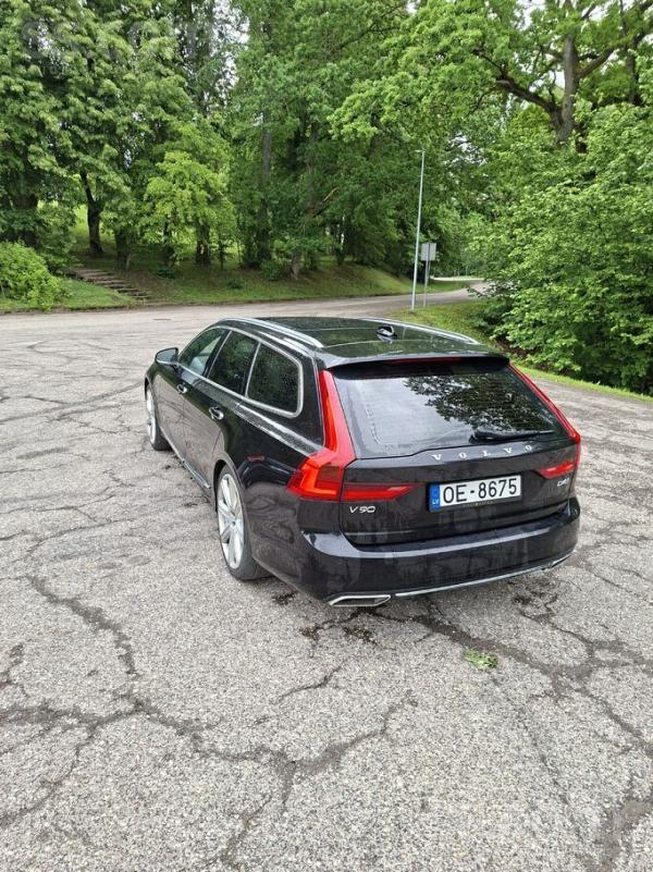 Melns Volvo V90 2016 Talsi, ar dzinēja tilpumu 2.00 L un nobraukumu 287 tūkst. km par 15000 €, foto 5 vietnē AUTOMOTO.COM.LV