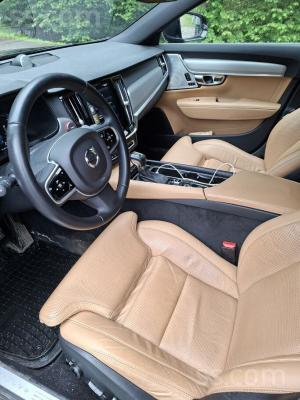 Melns Volvo V90 2016 Talsi, ar dzinēja tilpumu 2.00 L un nobraukumu 287 tūkst. km par 15000 €, foto 9 vietnē AUTOMOTO.COM.LV