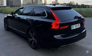 Black Volvo V90 2016 in Vilnius, with an engine capacity of 1.97 L and mileage of 379 thousand km for 10450 €, photo 7 on AUTOMOTO.COM.LV