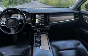 Black Volvo V90 2016 in Vilnius, with an engine capacity of 1.97 L and mileage of 379 thousand km for 10450 €, photo 9 on AUTOMOTO.COM.LV
