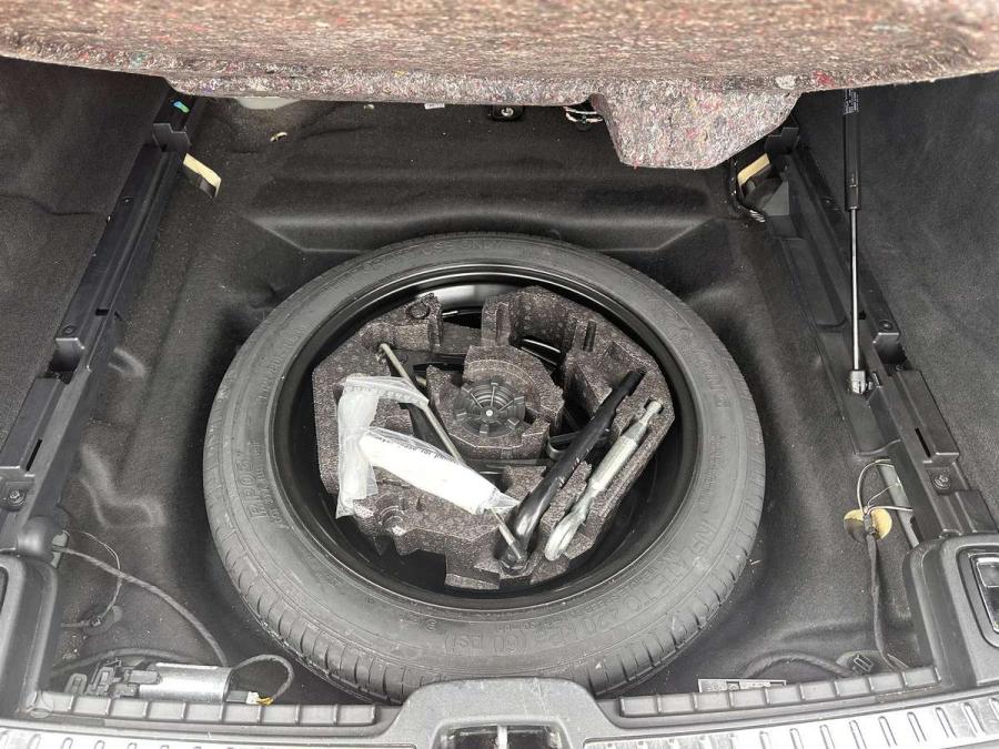 Black Volvo V90 2016 in Vilnius, with an engine capacity of 1.97 L and mileage of 379 thousand km for 10450 €, photo 17 on AUTOMOTO.COM.LV