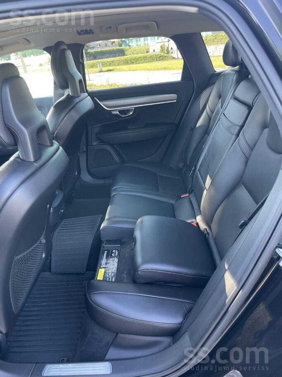 Melns Volvo V90 2016 Daugavpils, ar dzinēja tilpumu 2.00 L un nobraukumu 91 tūkst. km par 20900 €, foto 10 vietnē AUTOMOTO.COM.LV