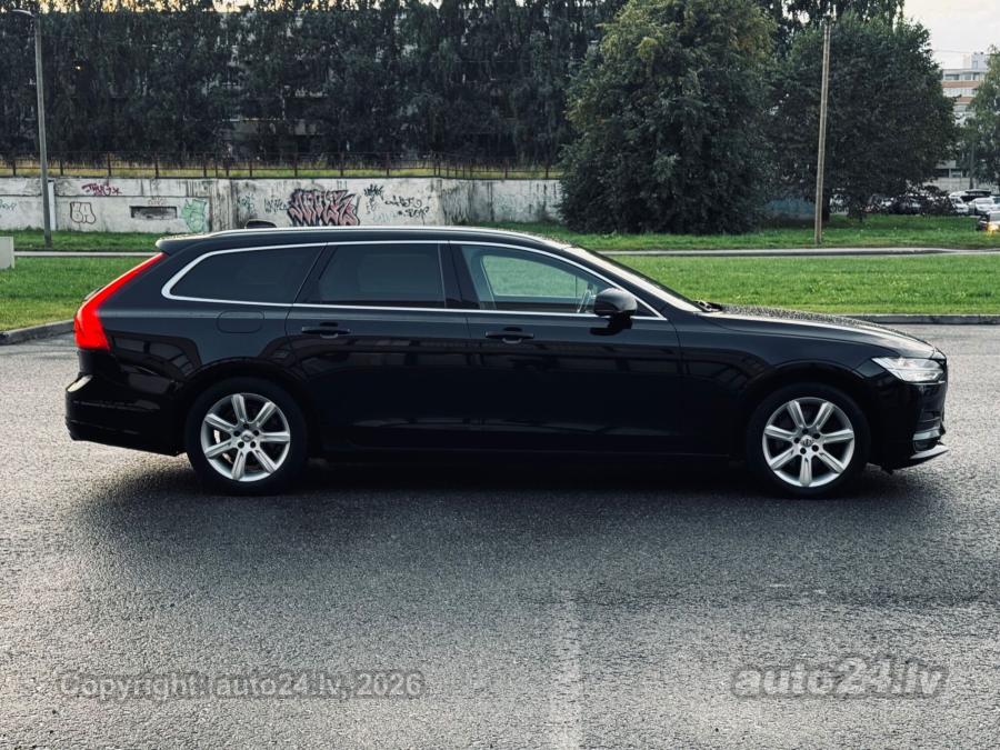 Black Volvo V90 2016 in Tallinn, with an engine capacity of 2.00 L and mileage of 206 thousand km for 11490 €, photo 3 on AUTOMOTO.COM.LV