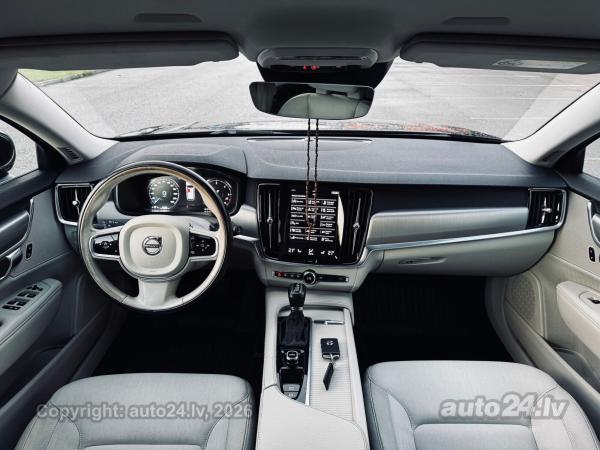 Volvo V90 2016 Tallina vietnē Melns Volvo V90 2016 Tallina, ar dzinēja tilpumu 2.00 L un nobraukumu 206 tūkst. km par 11490 €, foto 8 vietnē AUTOMOTO.COM.LV