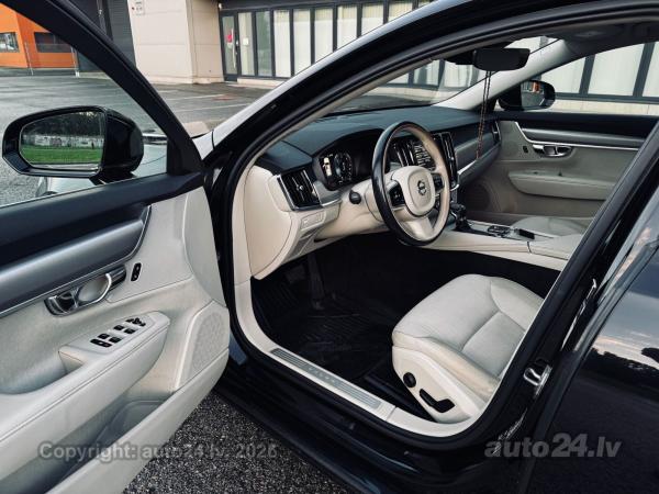 Volvo V90 2016 Tallina vietnē Melns Volvo V90 2016 Tallina, ar dzinēja tilpumu 2.00 L un nobraukumu 206 tūkst. km par 11490 €, foto 9 vietnē AUTOMOTO.COM.LV
