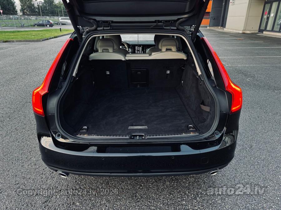 Black Volvo V90 2016 in Tallinn, with an engine capacity of 2.00 L and mileage of 206 thousand km for 11490 €, photo 11 on AUTOMOTO.COM.LV