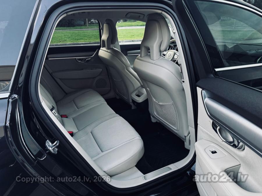 Black Volvo V90 2016 in Tallinn, with an engine capacity of 2.00 L and mileage of 206 thousand km for 11490 €, photo 12 on AUTOMOTO.COM.LV