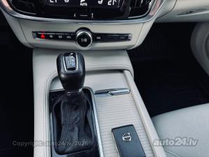 Black Volvo V90 2016 in Tallinn, with an engine capacity of 2.00 L and mileage of 206 thousand km for 11490 €, photo 17 on AUTOMOTO.COM.LV