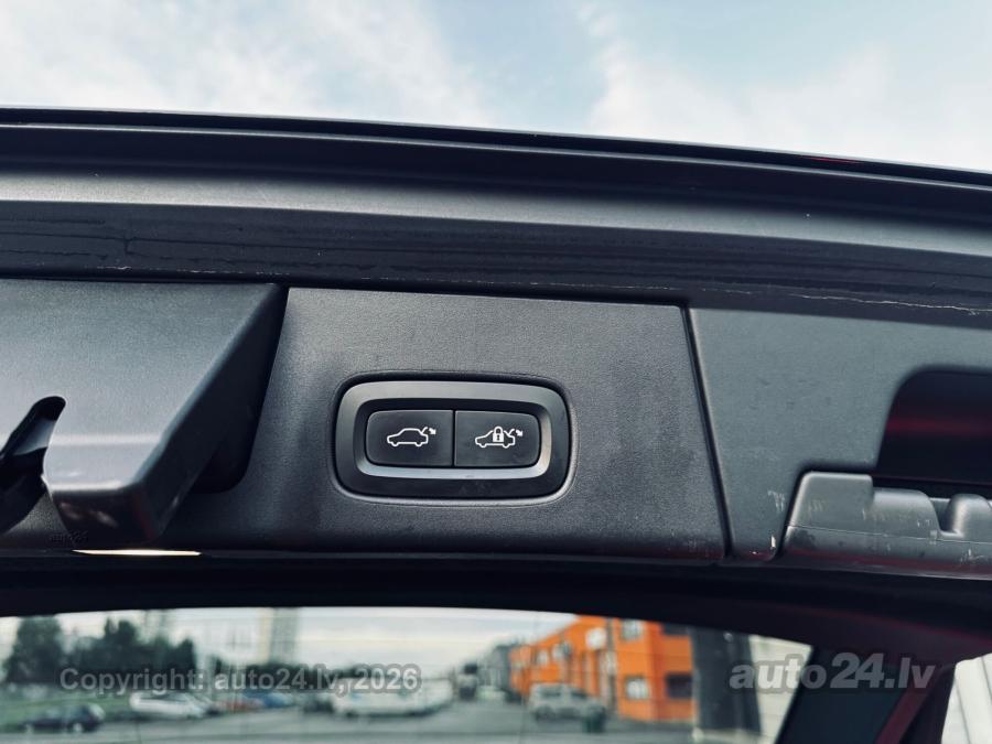 Black Volvo V90 2016 in Tallinn, with an engine capacity of 2.00 L and mileage of 206 thousand km for 11490 €, photo 18 on AUTOMOTO.COM.LV