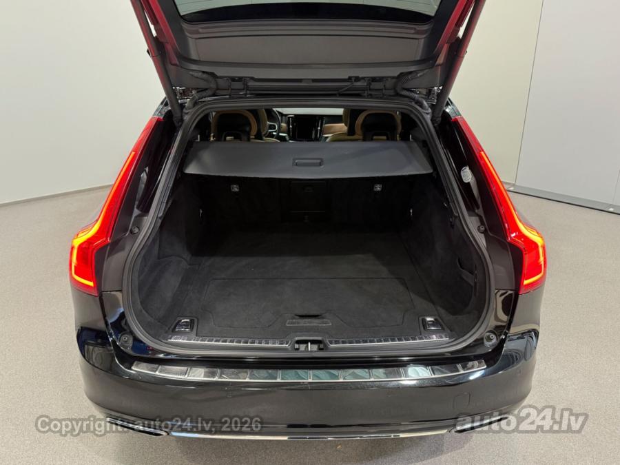 Melns Volvo V90 2016 Tallina, ar dzinēja tilpumu 2.00 L un nobraukumu 195 tūkst. km par 23500 €, foto 10 vietnē AUTOMOTO.COM.LV