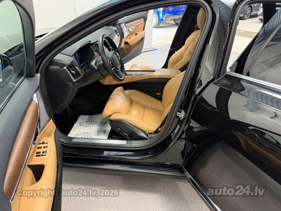 Melns Volvo V90 2016 Tallina, ar dzinēja tilpumu 2.00 L un nobraukumu 195 tūkst. km par 23500 €, foto 16 vietnē AUTOMOTO.COM.LV