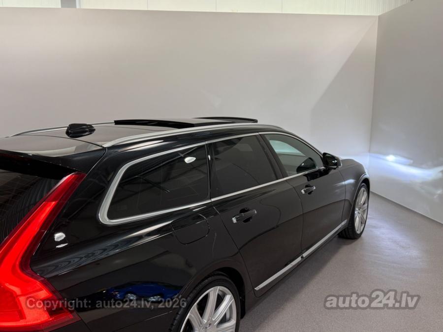 Melns Volvo V90 2016 Tallina, ar dzinēja tilpumu 2.00 L un nobraukumu 195 tūkst. km par 23500 €, foto 28 vietnē AUTOMOTO.COM.LV
