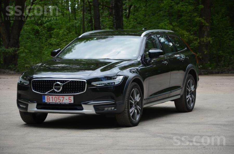 Black Volvo V90 2017 in Riga, with an engine capacity of 2.00 L and mileage of 264 thousand km for 100 €, photo 5 on AUTOMOTO.COM.LV