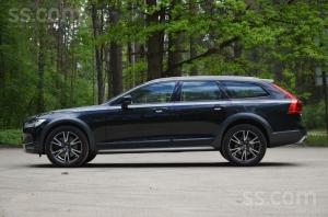 Black Volvo V90 2017 in Riga, with an engine capacity of 2.00 L and mileage of 264 thousand km for 100 €, photo 6 on AUTOMOTO.COM.LV
